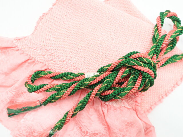 寸法　品質 素材：正絹 ■サイズ 帯揚げ 長さ：約110cm 幅　：約37cm(端部分) 色　ピンク： 帯締め 長さ：約160cm（房含む） 色　：ピンク・緑 ※リサイクル商品ですので、記載しております。 ※中古の商品だという点を御理解の上...