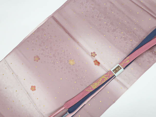 寸法　品質 素材：正絹 色　：紫・ピンク・薄紫 ■サイズ 帯締め 長さ：M サイズ ◆帯締め Mサイズ・・約145cm以上◆ ◆帯締め Lサイズ・・約180cm以上◆ ◆帯揚げ ・・生地幅 約28cm以上◆ 　　　　　 ※リサイクル商品です...