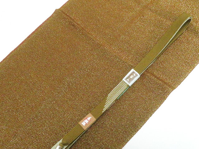 【サイズ・素材・お色】 帯締め 長さ：M サイズ ◆帯締め Mサイズ・・約145cm以上◆ ◆帯締め Lサイズ・・約180cm以上◆ ◆帯揚げ ・・生地幅 約28cm以上◆ 地色：茶|赤茶|焦げ茶 (1枚目の画像が近いお色かと思われます) ...