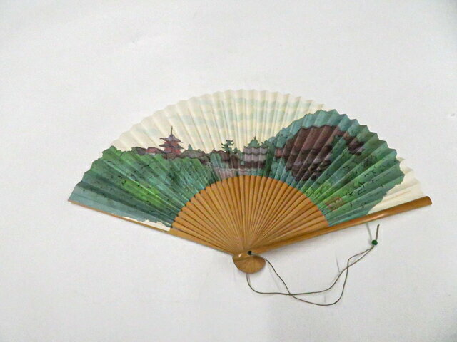 【サイズ・素材・お色】 サイズ：約22cm 地色：茶 (1枚目の画像が近いお色かと思われます) 素材：竹|紙 【商品状態】 汚れ:紐に汚れ、裏にシミがございますが、リサイクル商品としては綺麗な状態のお品物です。 ランク:A その他: 【ラン...