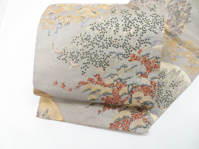 【サイズ・素材・お色】 長さ：約436cm 幅：約31cm 地色：薄金 (1枚目の画像が近いお色かと思われます) 素材：正絹 【商品状態】 汚れ:折れ山薄汚れがございますが、リサイクル商品としては綺麗な状態のお品物です。 ランク:A その他...
