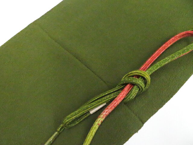 【サイズ・素材・お色】 帯締め 長さ：M サイズ ◆帯締め Mサイズ・・約145cm以上◆ ◆帯締め Lサイズ・・約180cm以上◆ ◆帯揚げ ・・生地幅 約28cm以上◆ 地色：濃い抹茶 (1枚目の画像が近いお色かと思われます) 素材：正...