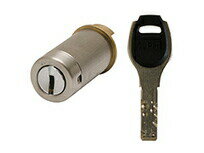 アルファ FBロック 取替シリンダー RA シルバーディンプルキータイプの高性能シリンダー防犯性に優れた取替え用シリンダーです。ピッキングに強い4列斜向配列の構造を採用。MIWA製の錠前と互換性があります。対応機種刻印にあったFBロックをお...