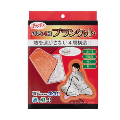 軽くて薄い4層構造のブランケットです。【お手入れ方法】・汚れた場合は柔らかい布などで水拭きし、よく乾燥してからご使用ください。・湿気などの水分が付着した場合は、乾いた布などで水分をよく拭き取ってください。・強くこすると剥がれたり破れたりする...