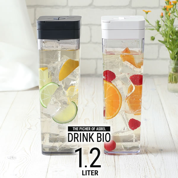 スタイリッシュなスクエアボトルシンプルフォルムのスタイリッシュなピッチャー。ミニマルデザイン無駄な装飾のないミニマルなデザイン。細部にまでこだわった洗練されたスタイル。持ちやすいスリム形状ハンドルがなくても持ちやすい、スリム形状。シンプル操...