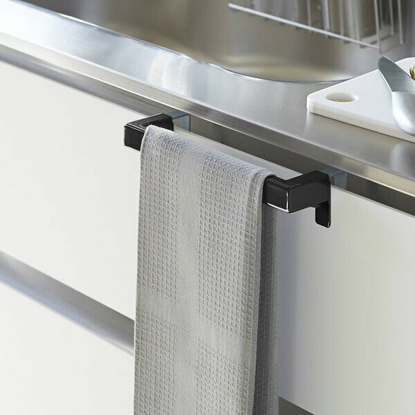 使いやすくどんなシーンにも合わせやすいキッチンシリーズ扉の厚みに調節ができるスタイリッシュなタオルハンガー。取り付けフックを扉の幅にピッタリと調節して固定するのでがたつきが無く、しっかりと取り付けられます。キッチン、洗面所、トイレの扉などに...
