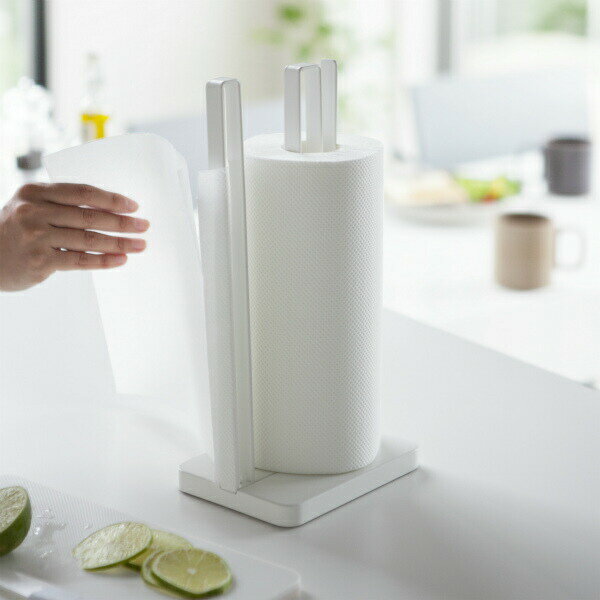 片手で切れるペーパーホルダーサッと引くだけ。 片手でサッと楽に切れるキッチンペーパースタンド。抜群の安定感重り入りで抜群の安定感。ペーパーをカットするときも安心。大判対応海外などの大判ロールタイプも取り付け可能。組立式。対応サイズ直径15c...