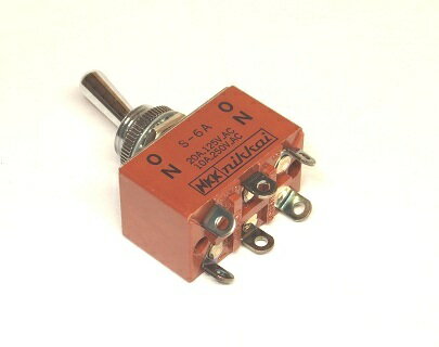 【メーカ】：日本開閉器 ■トグルスイッチ：S-6A ■回路：2極双投 ■回路機能：ON-ON ■端子：はんだ付け ■電流容量（抵抗負荷） ・AC125V：20A ・AC250V：10A ・DC30V：20A ■販売数量：1個 注）写真はサン...