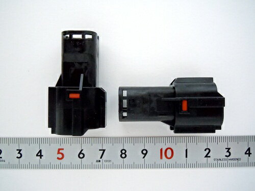 ■メーカ：矢崎総業■極数：4■材質：PBT■端子：7114-1471（0.3mm&sup2;〜0.85mm&sup2;）、7114-1472（1.25mm&sup2;〜2.0mm&sup2;）（別売り） ■防水栓：7157-7812（0.3...
