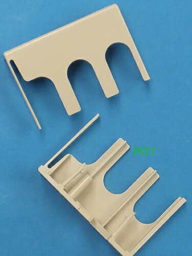 【品名】： 三菱電機製ブレーカ用小型端子カバー 【形名】： TCS-1SV3【極数】：3 ※写真はサンプルです。