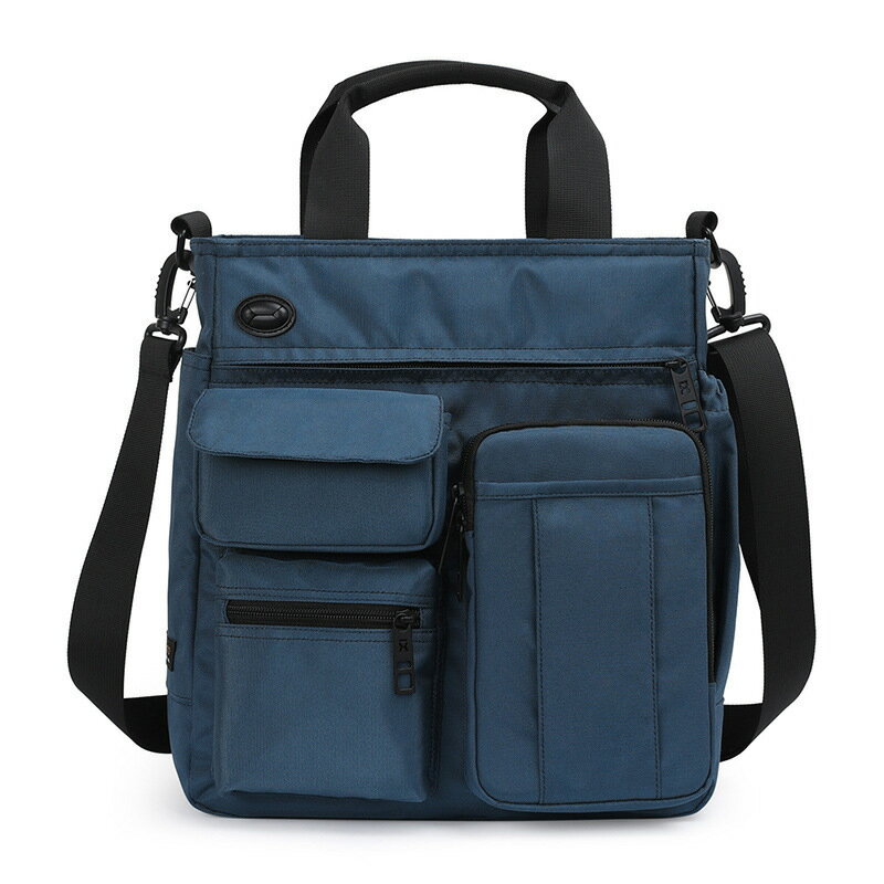 採寸は下記通りです。 サイズ：30×34cm マチ11cm ファスナー部分幅 10cm ■素材 : ポリエステル ■生地備考　 　【透け感】なし　　　【生地の厚さ】普通　　　【伸縮性】なし ■生産国　　中国製 ■注意事項 ※寸法は商品を平置...