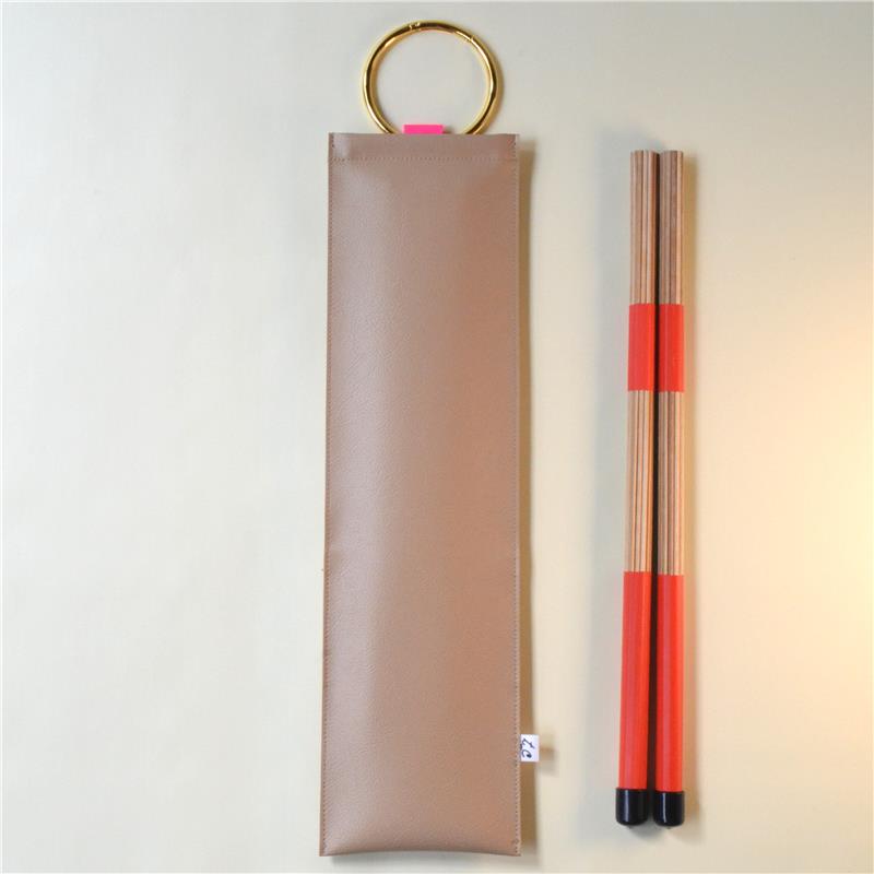 ■商品紹介■デザイン「いつも黒じゃつまらないけれど、派手過ぎるのはちょっと。。」というあなたに！張り切り過ぎない「ダル」なカラーの合皮素材にネオンカラーで差し色をした、tsundrum_chanらしいスリムタイプのスティックケースはいかがで...