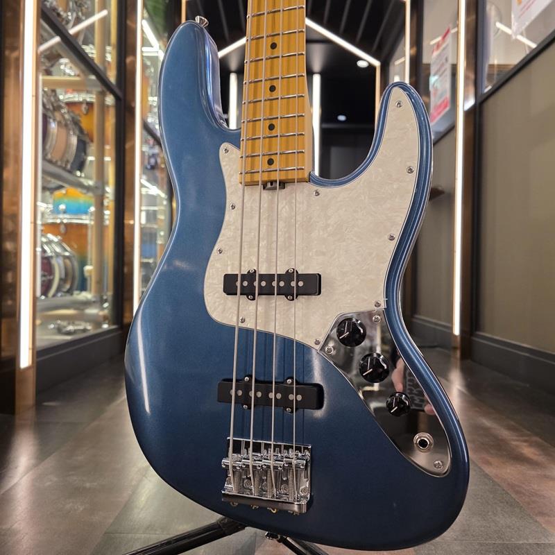 ■商品紹介トラディショナルな中に独自のデザイン＆サウンドが光る新鋭ブランド｢Infinite｣大阪のリペア工房「ハイエンドミュージック」が送る渾身のカスタブランド「Infinite(インフィニット)」。リペア工房で培った木工技術や組み込みの...