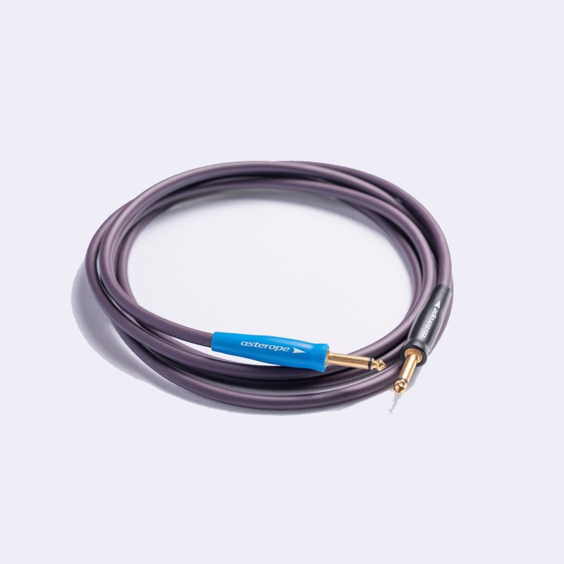 ■商品紹介? Pro Studio Series ?Pro Studio Series は、レコーディング環境での使用を想定して設計されました。特許取得済みの金メッキ単芯コネクター、全面的に張り巡らされた編み込みシールド、信号反射を低減する...