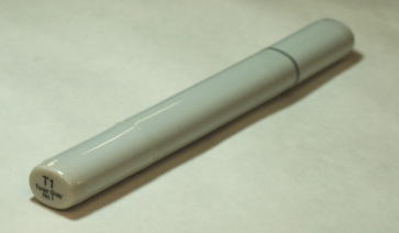 プロフェッショナル向けモデルスーパーブラシの使い勝手のよさが好評デザイン・イラスト・まんが・絵画・教材用途など アルコール染料インク ツインニブ（スーパーブラシ＆ミディアムブロード）楕円型ボディニブ交換可　インク補充可