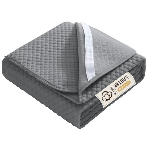 【Keusnixおすすめスタイル】本商品の裏面には一般的な細かいキルトをしているものとは異なり、収縮加工(※熱で生地を縮めることで凹凸をつくりあげるキルト)をかけることで、敷き布団、ベッドマットでツルツル滑ることがございません。また、細かい...