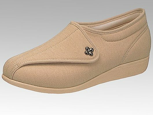 ■商品特長　 ◆つま先を20mm、踵を12mm上げつまずきを防止。 ◆靴底に超軽量のエクスパンセル配合ラバーを使い、足の負担を軽減しました。 ◆水洗いOK。 ◆抗菌・防臭の清潔インソール。 仕様：レンガストレッチ・女性用 　足囲：3E 　抗...