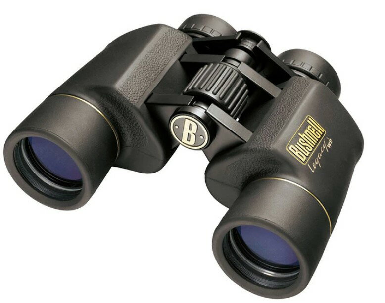 商品特徴 大きな対物レンズが特徴的なポロプリズム型独特の伝統的なスタイル。 レガシーの重厚ボディ・存在感は他を圧倒する。 外装に衝撃を吸収するラバーグリップを採用。 安定した観察に最適な三脚取付OK。 長時間の観察にも目が疲れにくいロングア...