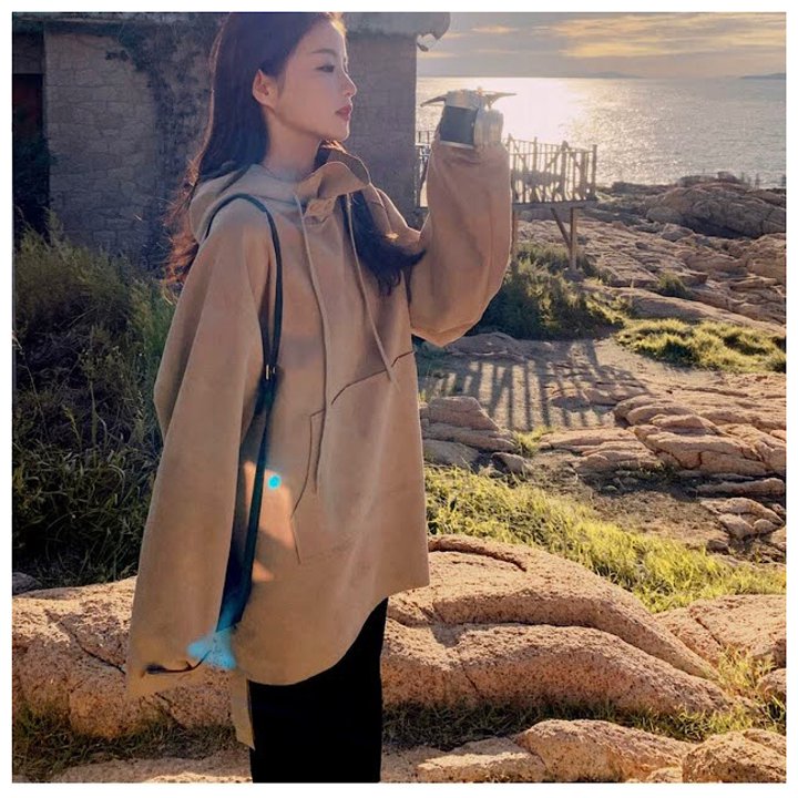 長めの着丈でシンプルなスタイルサマになる一枚♪【カラー】カーキ【サイズ(cm)】S:着丈66cm/バスト110cm/袖丈71cmM:着丈67cm/バスト114cm/袖丈72cmL:着丈68cm/バスト118cm/袖丈73cmXL:着丈69c...