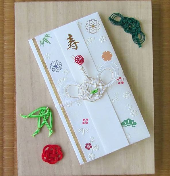 商品説明JANコード4957470070612 サイズ100×180mm セット内容 本体1枚・中袋1枚・短冊（寿/御結婚御祝/御祝/無地）各1枚 注意事項 お客様のモニター環境によって、実際の商品と色合いと異なる場合がございます。伝統的な...