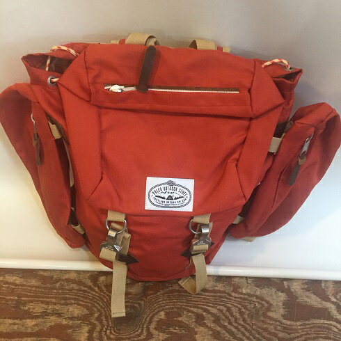 【送料無料】正規品 POLER ポーラ RUCK SACK カバン 鞄 通勤 通学 プレゼント ギフト当店は正規販売店です。安心してお買い求めください