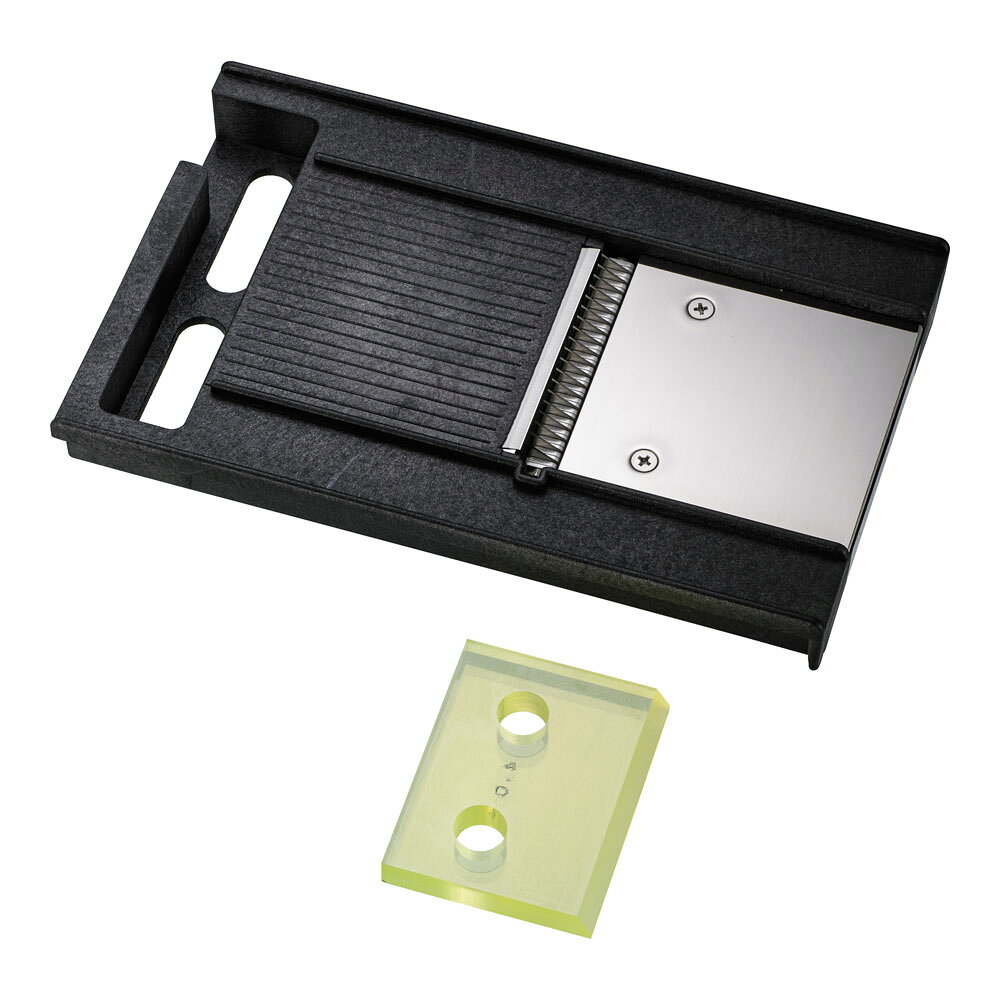 ＜特長＞●電源:単相100V50/60Hz●消費電力:95/105W投入口:80×80×H70●定格時間:連続処理能力:10分間10kg●付属品:千切盤3×3mm、ぴったりサイズまな板用途:きんぴら、しらがネギ、たんざく※オプション:千切盤...