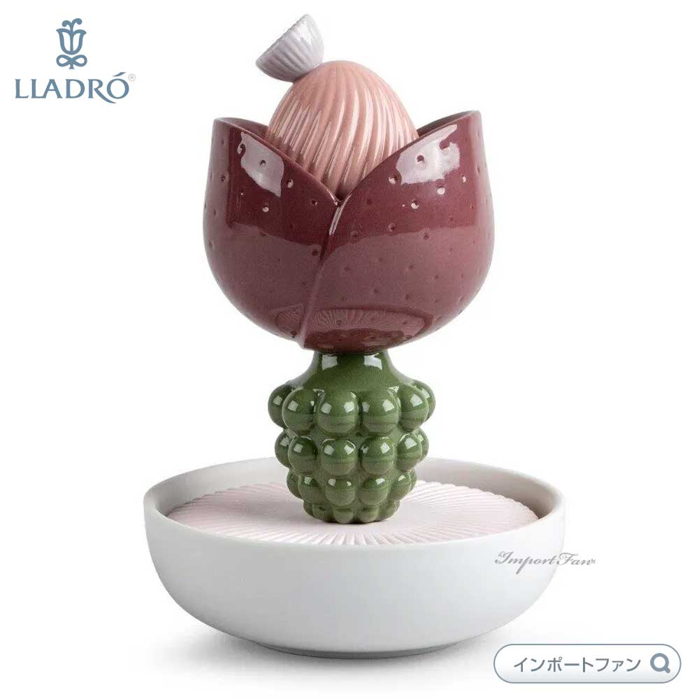 サイズ 約 高さ17×幅11×長さ11cm 重量:約1.575kg 付　属：リヤドロ社純正ボックス 素　材：陶磁器　仕上げ：艶あり 生産国：スペイン　彫刻家：Dept. Diseno y Decoracion　デザイナー：Aleksandr...