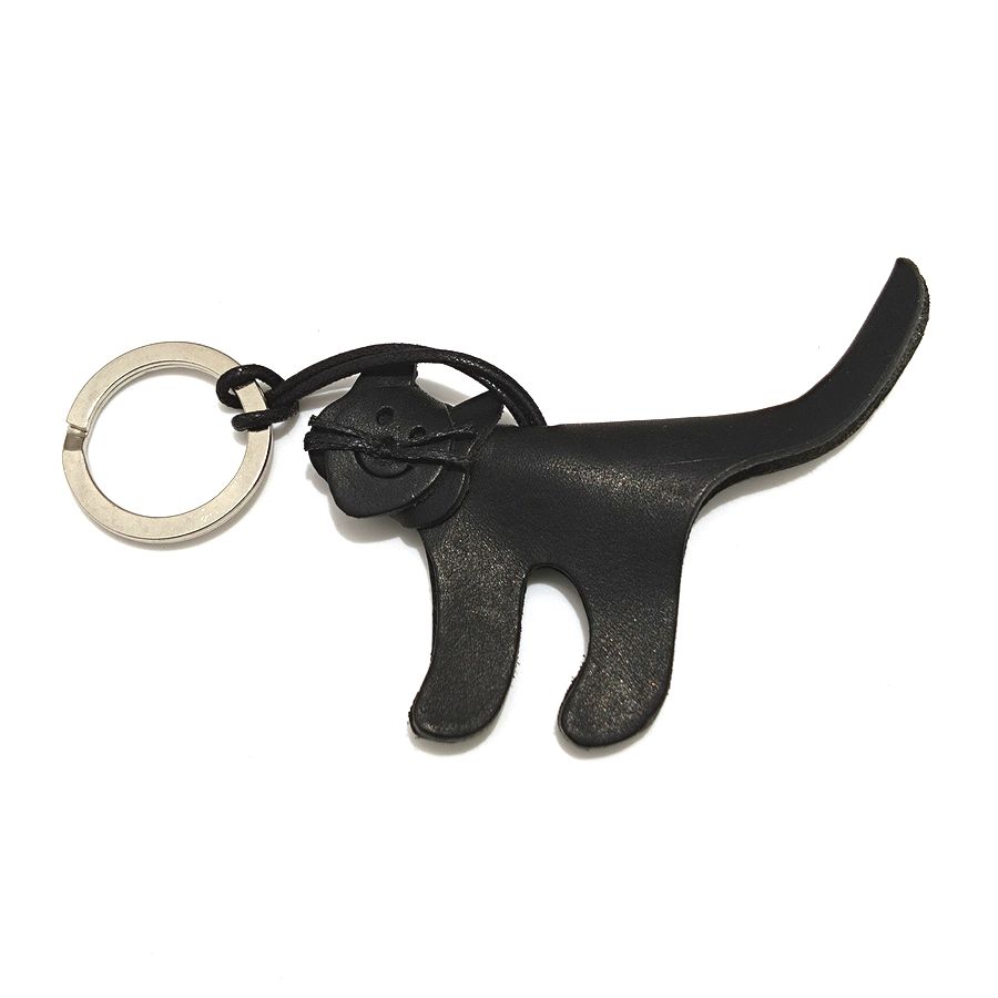 ■ LEATHER KEYHOLDER（レザーキーホルダー） 【 モチーフ 】 クロネコ ●コメント 中世ヨーロッパでは黒猫を不吉呼ばわりしていた時代がありましたが、 現在では迫害の歴史を償うかのように、欧米では「黒猫の日」が制定されていま...