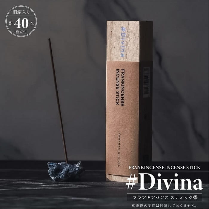 ■ 商品情報 ■ 香りの王様とも呼ばれるフランキンセンス、その香りは森林のような清涼感と柑橘・スパイスのニュアンスが混じった、深く落ち着いたウッディな香り。その中でも最高品質とされるオマーン産フランキンセンスを惜しみなく使用した「フランキン...