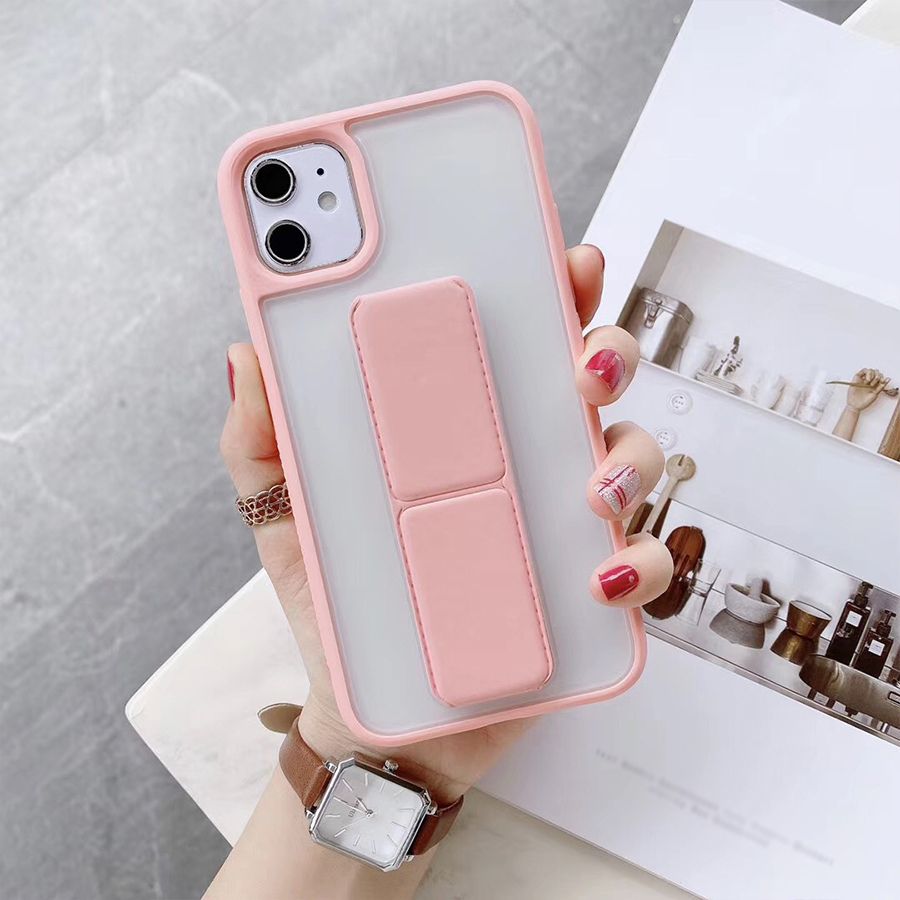 ◆対応機種◆ iPhone 12 / 12 Pro ◆使用素材◆TPU+PC◆商品画像について◆ 商品の色合いやイメージは商品撮影時の環境や、お客様ご使用のディスプレイ環境により実物と多少の相違が生じることがございます。その場合での返品はで...