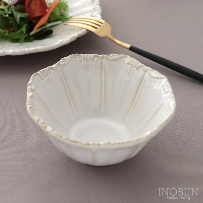 デザートやシリアルに。フリルが美しいノブレスシリーズ クラシカルでシャビーシックなスタイルにぴったりなノブレスの食器シリーズ。 長年ヨーロッパのインテリアやクリスマスの世界と向き合い続けてきたハルモニアが生み出す食器は、本場の空気感はそのま...