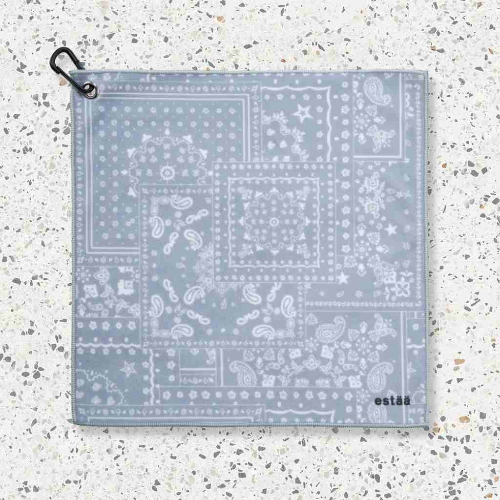 折りたたみ傘を入れるのにぴったりバッグの中で、ちょっと困る「濡れもの」。 折りたたみ傘や冷たいペットボトルなど、「そのまま入れるのは気になる…」という場面に寄り添ってくれるのがくっつきタオルです。 このタオルの特徴は、表と裏を重ねると生地同...