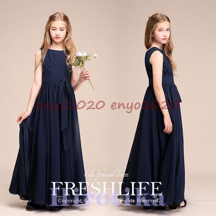 -dress542商品説明：女の子なら一度は憧れるシンプルエレガンスなロングドレス です。立ち姿も美しく、自分らしさ、可愛らしさ、麗しさと女の子の魅力を発揮できるロングドレスです。 発表会やコンクールはもちろん結婚式などのパーティーシーンで...