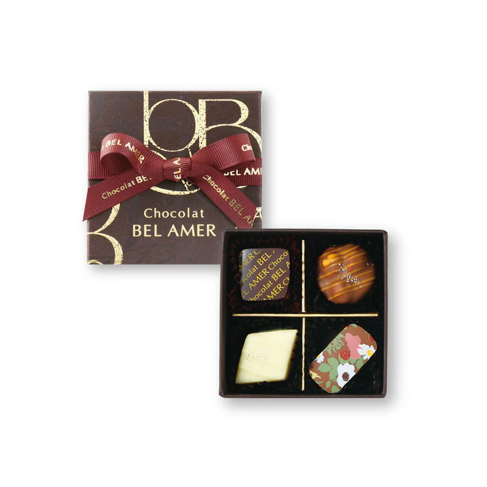 四季折々の詰合せ、ショコラと様々な素材とのマリアージュをお楽しみいただけるボンボンショコラです。 ベルアメールのショコラは、ひとつひとつ丁寧に素材、味、口溶けにこだわり、ショコラ専門のアトリエで手作りしております。 内容量：4個