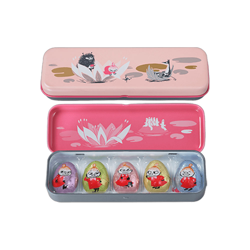 リトルミイたちを描いた缶に、リトルミイの包装紙で包んだ パフインチョコレートを入れました。