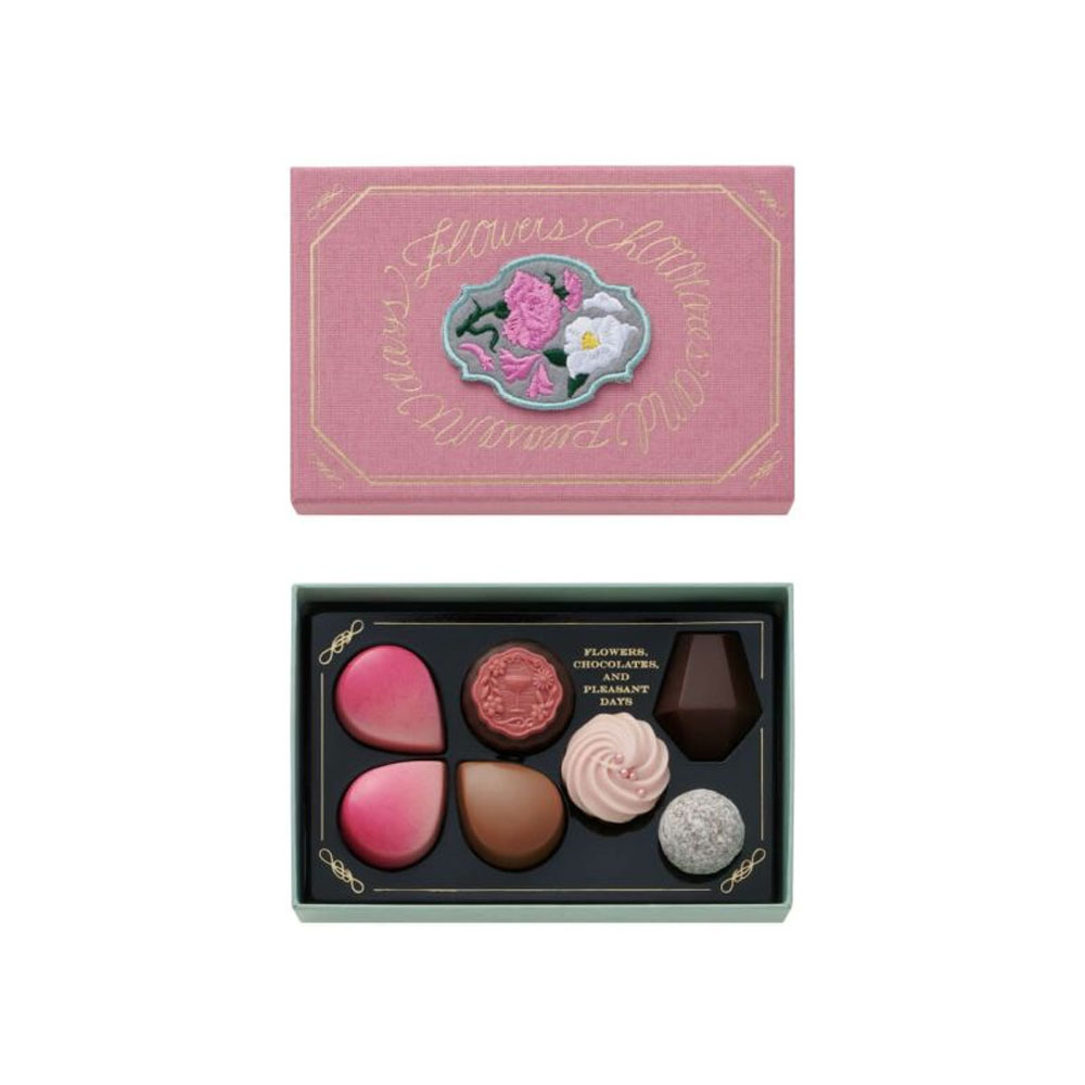 甘いお酒のように、濃密な幸せを誘う胸が高鳴るひと箱。