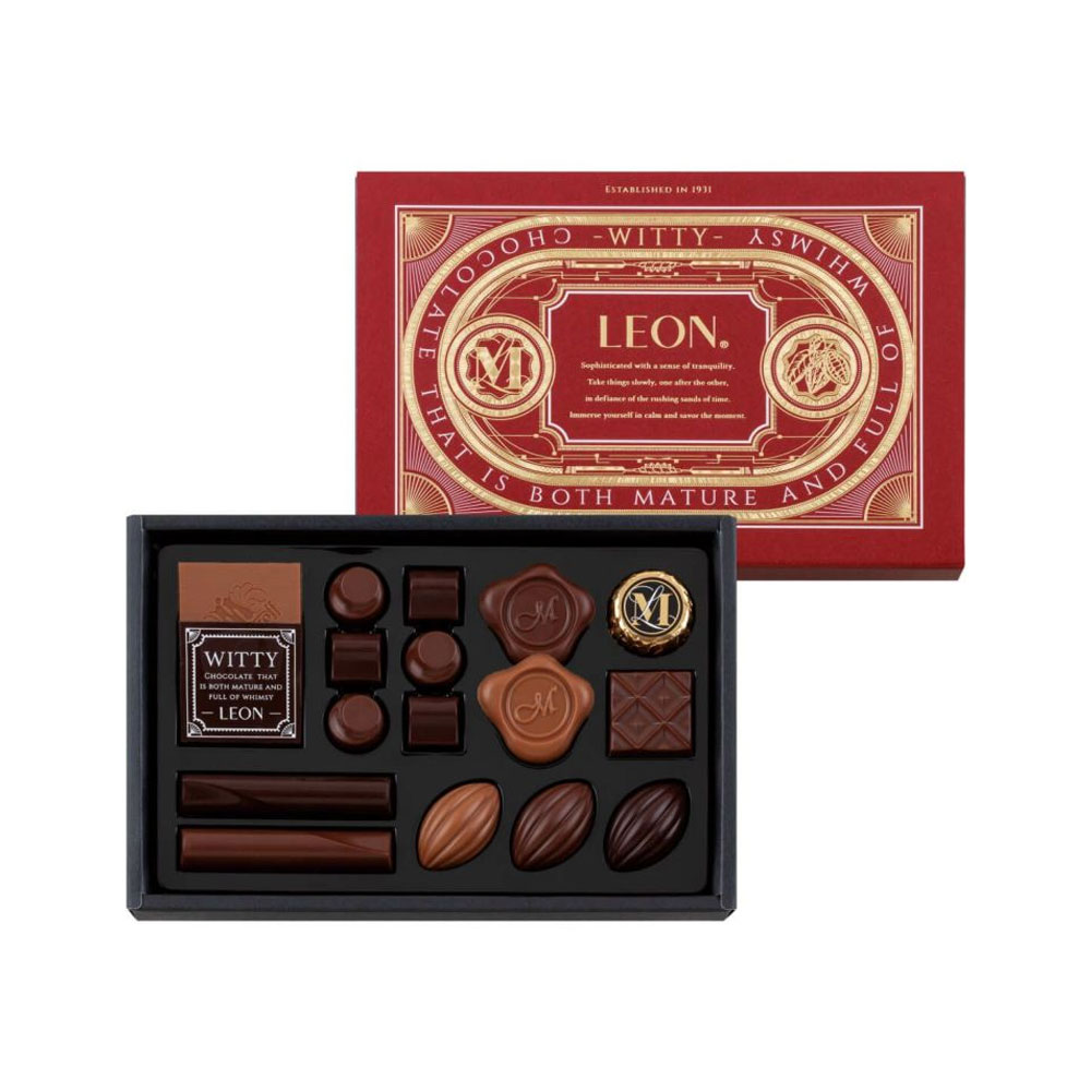 繊細なデザインを施した華やかなボックスに、シンプルな味わいのプレーンチョコレートをアソート。 ミルク、セミスイート、エキストラミルク、それぞれに異なる口どけや味わいを楽しんで。