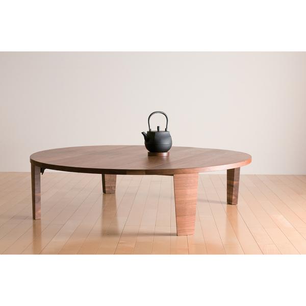 CLA-077 90フロアテーブル ウォールナット 緩やかな曲線がインテリアを彩り、木の質感を存分に楽しめるフロアテーブル。 さりげない細部へのこだわりも大切にしています。 国内受注生産型の本格派リビングテーブルです。 お部屋のテイストに合...