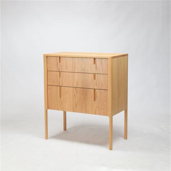 CLA-142 80 ドロワー ロータイプ（引出し3段） ウォールナット　/　ブラックチェリー　/　オーク 天板・前板・取っ手まで無垢材で仕上げた、美しい木目が引き立つタンス・チェスト。 リビング収納・寝室収納・サイドチェストとして幅広く活...