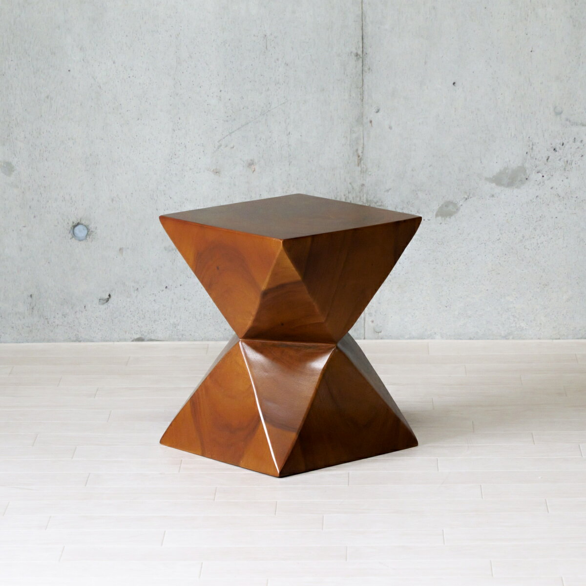 【材質】天然木(モンキーポッド) ラッカー塗装 【機能】 【静的耐荷重】80kg 【注意事項】※天然木を使用している為、1つ1つ個体差がございます。また、経年で発生する亀裂についても、天然木の特性としてご理解ください。 【小箱】なし 【組立...