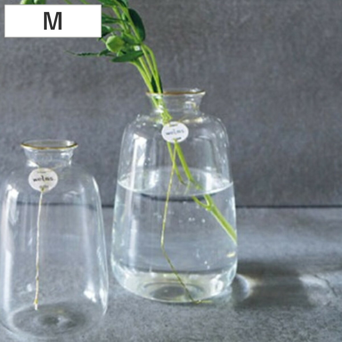 サイズ約 高さ14（cm）直径：約 8.5（cm）口径：4cm内容量1個材質ガラス区分返品・キャンセル区分（小型商品）ギフトラッピングページを見る●挿すだけで花を美しく見せる一輪挿しです。●切り花を飾るのに丁度よいサイズ感です。●様々なお部...