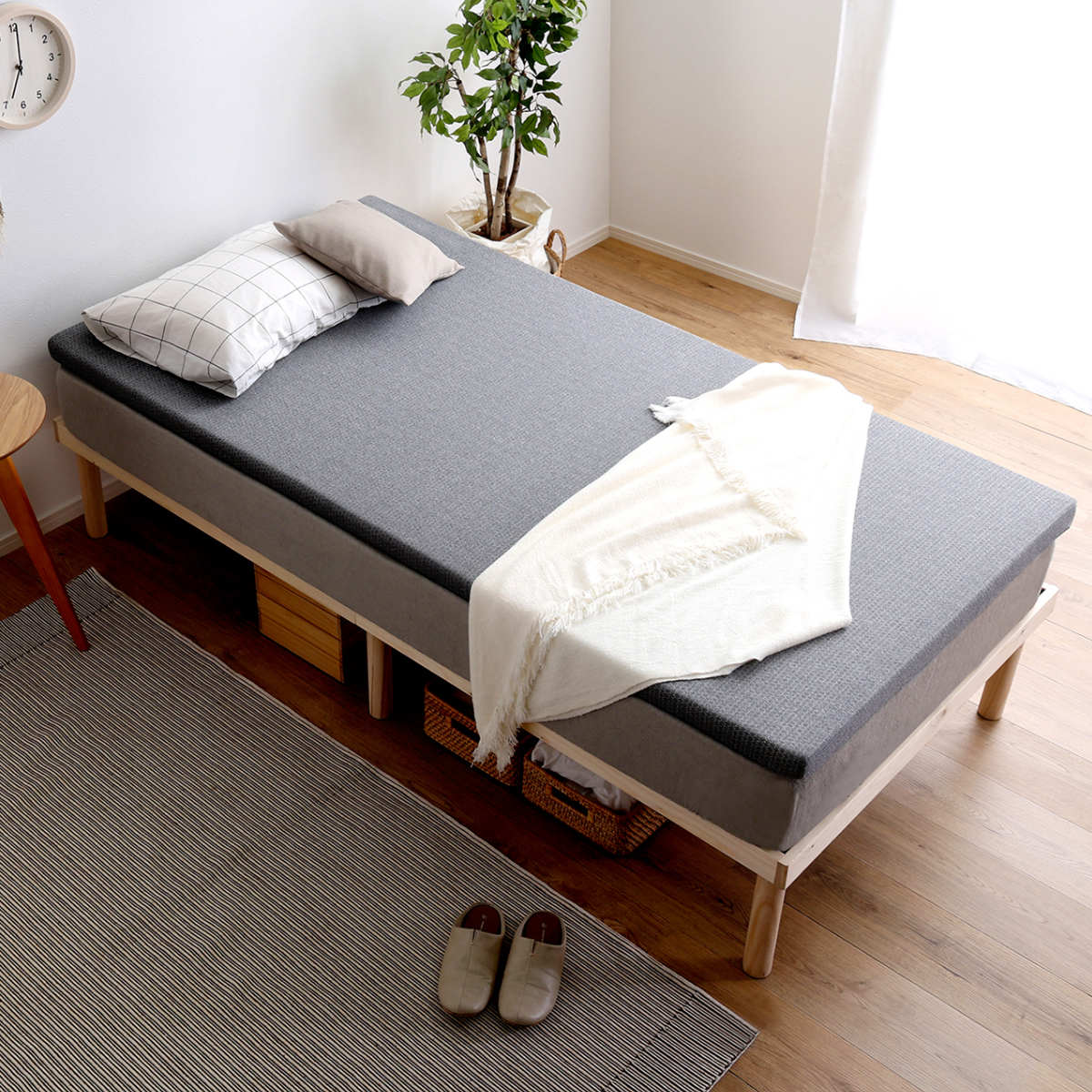 サイズ約 幅80×奥行195×高さ5（cm）重量約 2.75kg内容量1枚材質ウレタン生地（ポリエステル100％）寝具のサイズセミシングル梱包サイズ幅45×奥行23×高さ23（cm）注意事項※商品ページ内には別の商品を含む画像を使用していま...