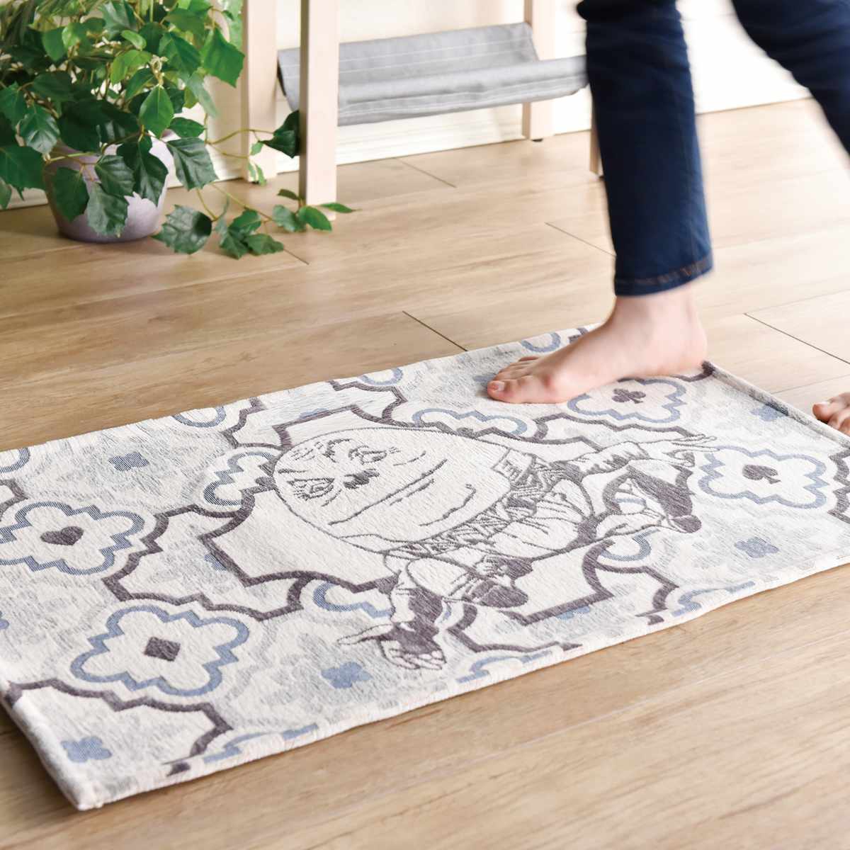 サイズ約 横80×縦50（cm）厚さ：約 1（cm）内容量1枚材質ポリエステル（滑り止めPVC)生産国中国製洗濯手洗いのみ可能乾燥機使用不可滑り止め加工あり注意事項※商品ページ内には別の商品を含む画像を使用しています備考※手作りの為、サイズ...