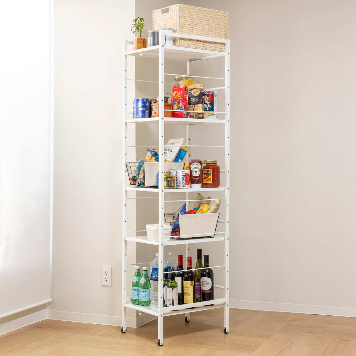 サイズ約 幅26〜40.5×奥行50×高さ175.5（cm）重量約 10kg内容量1台材質スチール（粉体塗装）生産国台湾製棚板1枚あたり耐荷重5kg組立状態お客様組立品区分返品・キャンセル区分（不可）キッチンストッカー 幅が伸縮できるすき間...