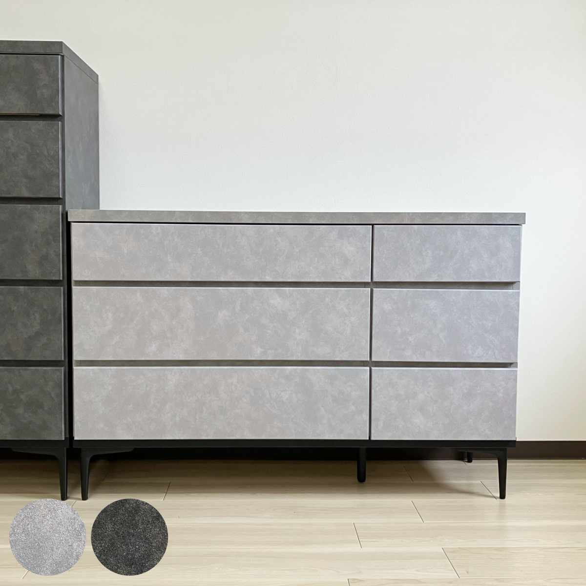 サイズ約 幅119.5×奥行39.5×高さ78.4（cm）脚高：15（cm）重量約 36kg内容量1台材質本体：プリント紙化粧板前板：強化紙脚：スチール（粉体塗装）種類グレー、ブラック生産国日本製区分返品・キャンセル区分（不可）●モダンで上...