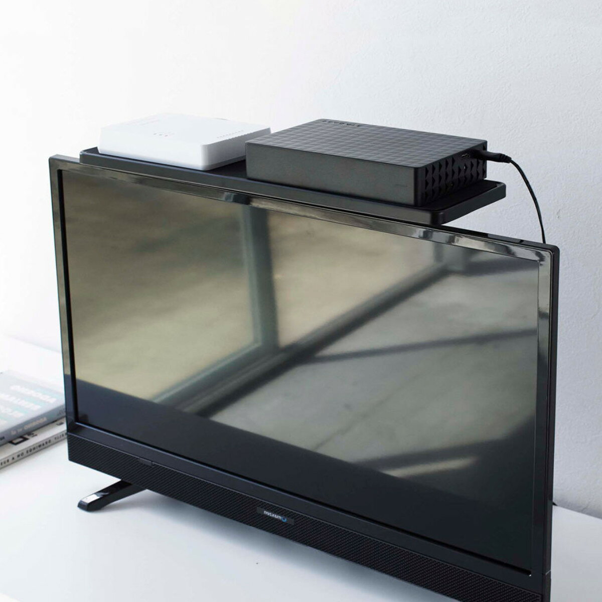 サイズ約 幅40×奥行12×高さ35.5（cm）重量約 900g内容量1台付属品：六角レンチ、テレビ背面固定用ネジ、ワッシャー材質本体：スチール（粉体塗装）マット：シリコーン　生産国中国製耐荷重約2kg適応テレビサイズ19～40インチ（VE...