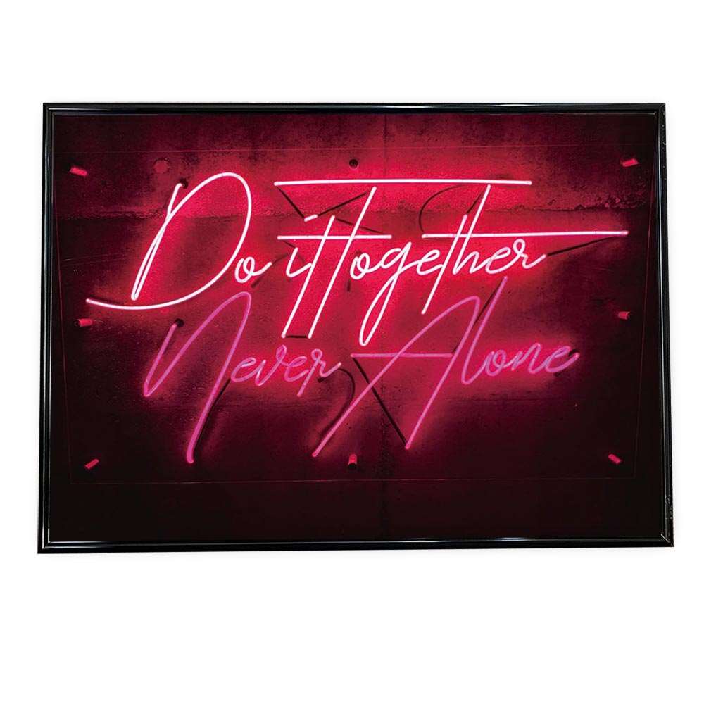 【EFPIのポスターについて】 ポスター専門店の提案力が自慢です。取扱数は業界でもトップクラス。 さまざまなインテリアに提案できる洗練された デザインポスターを揃えたファッションポスター。 【取り扱いデザイン】 ポスターの作成者は有名アパレ...