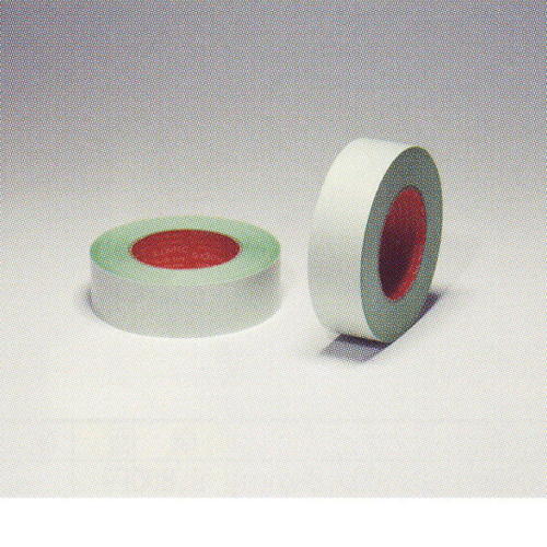 用途 　カーペット固定用両面テープ 特長 　床が汚れにくい再剥離タイプ 　6畳用×約2枚分 　手で切れ、薄く、しなやかな、PEクロス製テープ サイズ 　40mm幅×長25m 被着体適合 ・弱粘着面(緑面) 　フローリング、木材、金属、Pタイ...