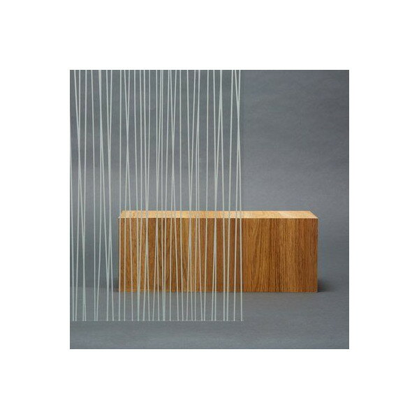 色がホワイト系とブラック系の二種類があり、ホワイトは柔らかなイメージ、ブラックはシャープなイメージを演出可能です。 有害な紫外線を99％以上ブロックすることができるので、日焼け対策が可能です。 また、万が一の災害時にガラスの飛散を防ぐ飛散防...