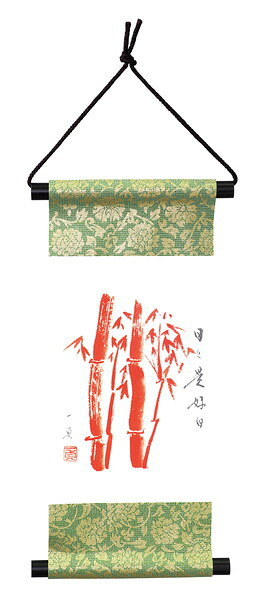 作品をタペストリーとして飾れる！ 商品サイズ（単位mm)：枠用和紙：100×50mm、茶紐：約450mm、パイプ：φ10×120mm、画仙紙：100×162mm、両面テープ：131×6mm セット内容：枠用和紙×2、茶紐×1、パイプ×2、画...